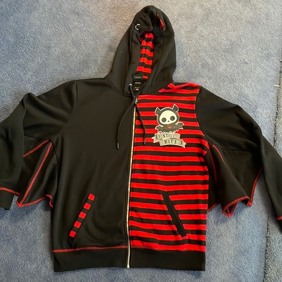 Skelanimals | Tops | Skelanimals Diego Bat Medium | Poshmark